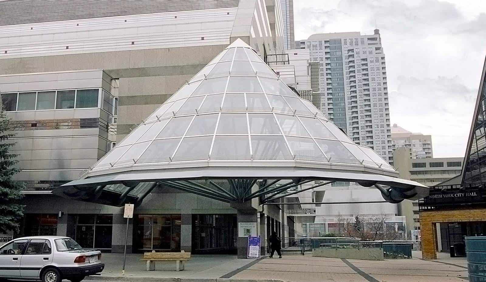 What you need to know about public libraries in Toronto [2026]