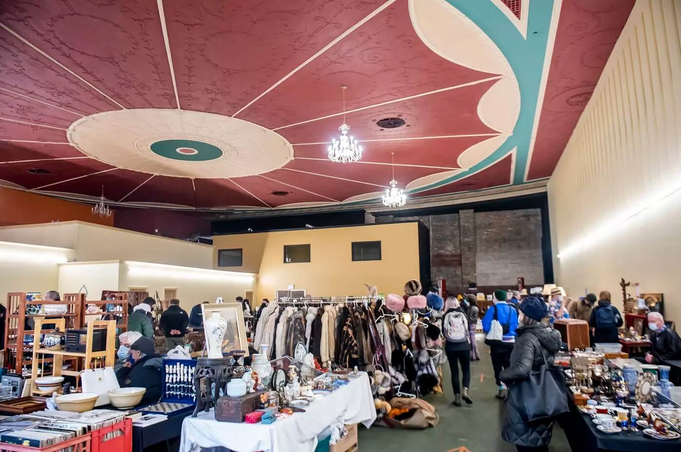 Your Ultimate Guide to Toronto's Best Flea Markets [2026]